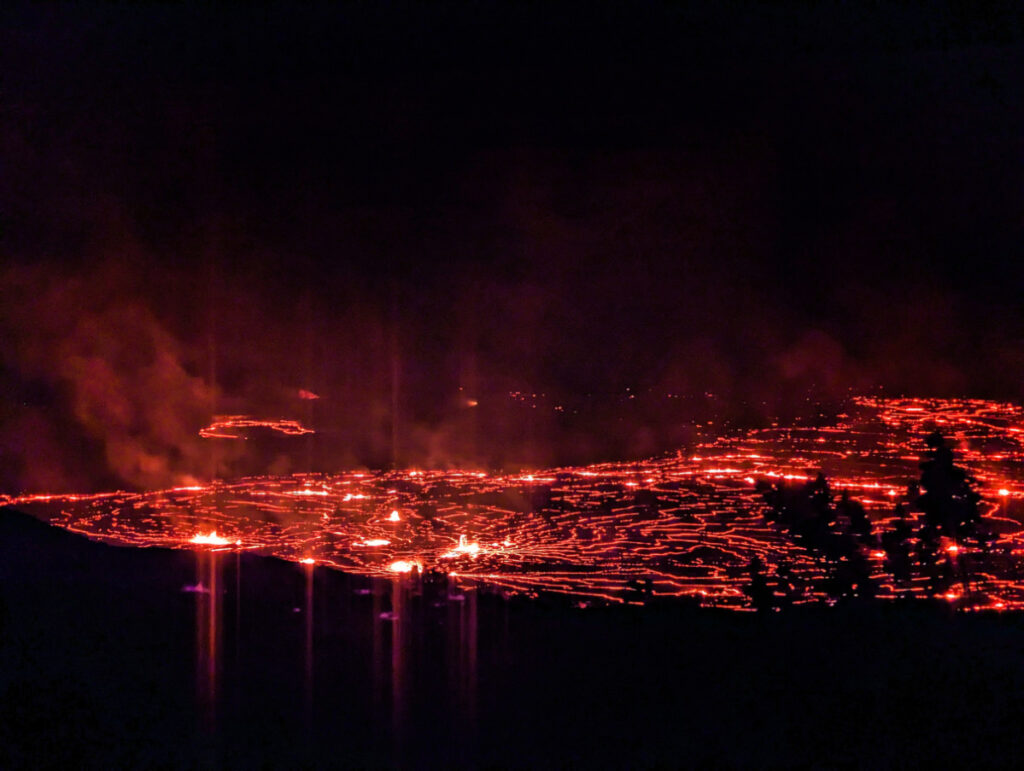 Hawaii Volcanoes at Night: Best Lava Glow and Starry Skies